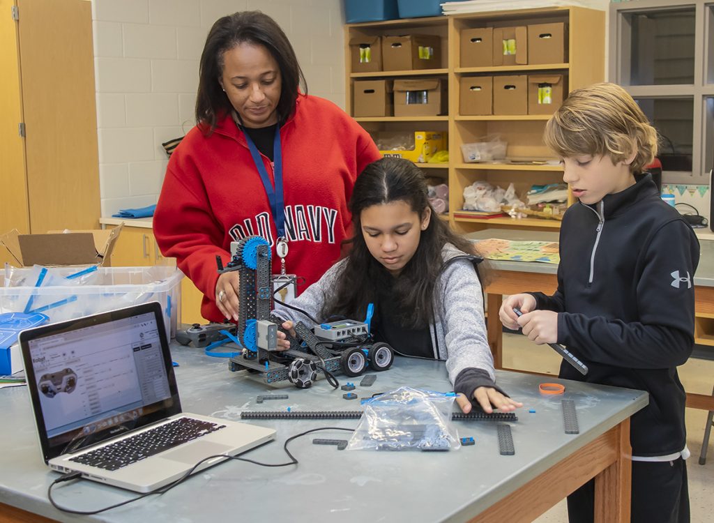 LMPS Robotics Club readies for competition - Lakeland Currents