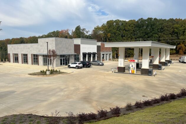 New Gas Station In Lakeland Town Square Officially Opens - Lakeland ...
